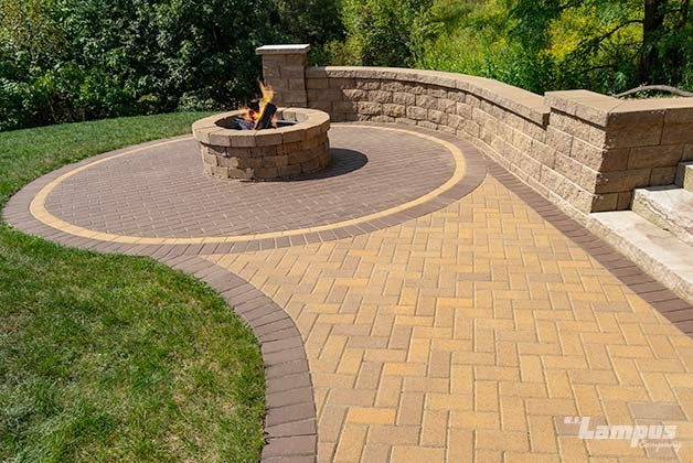 Versa-Lok Standard Retaining Walls | R.I. Lampus