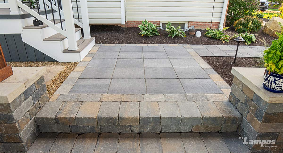 Grandview Plaza Paving Stones | R.I. Lampus