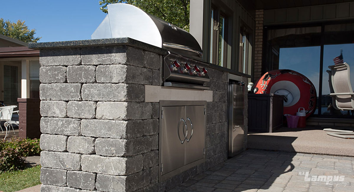 Country Stone Retaining Walls | R.I. Lampus