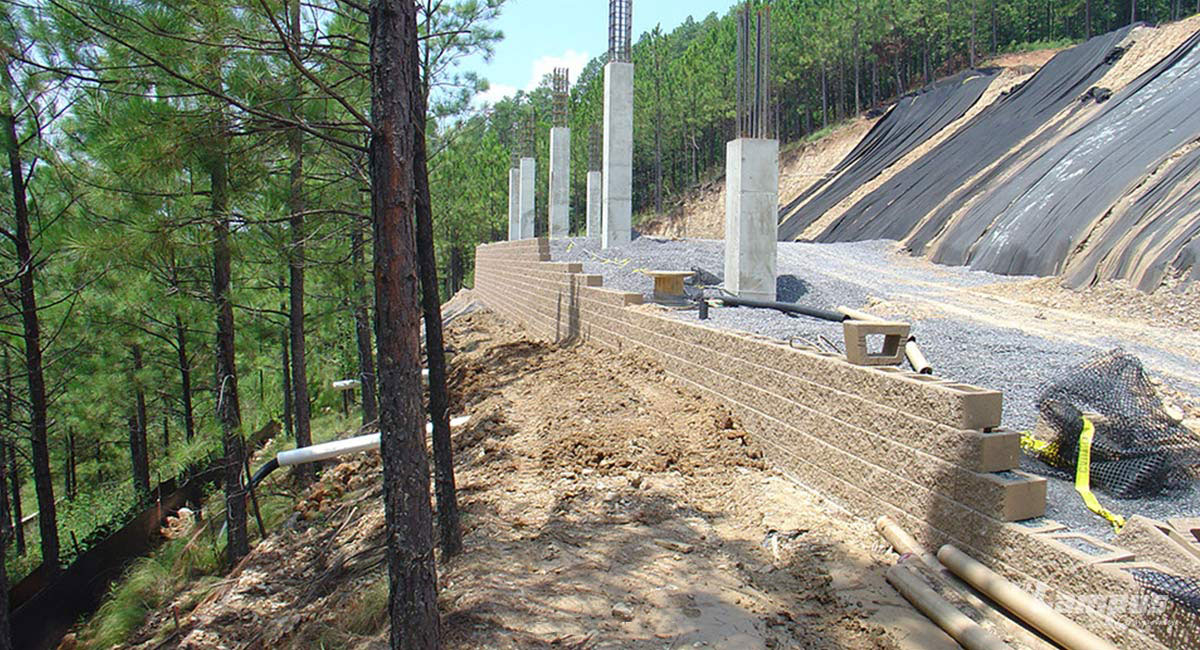 GeoStone Retaining Walls | R.I. Lampus